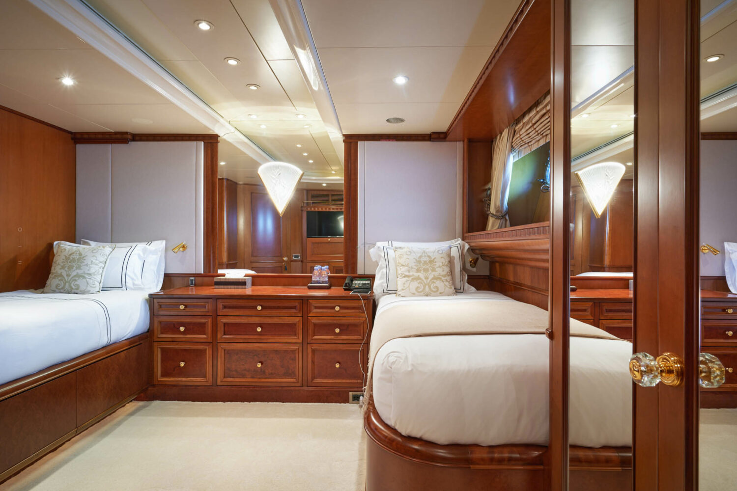 COME PRIMA for Charter - SuperYachtsMonaco