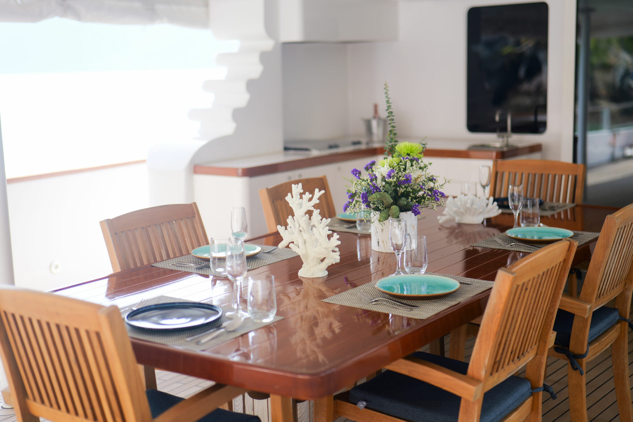 BERZINC: 44m Superyacht: Classic Luxury, Timeless Comfort